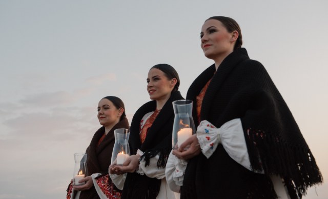 Video - Ansambl LADO: Veliko je sad veselje